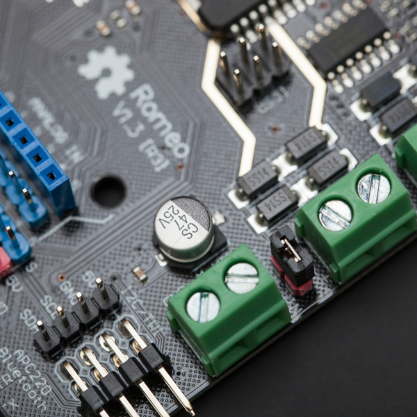 Romeo三合一Arduino兼容控制器-Romeo控制器-DFRobot创客商城